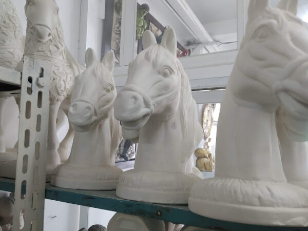 ᐅ Figuras en Yeso Arte y Decoración